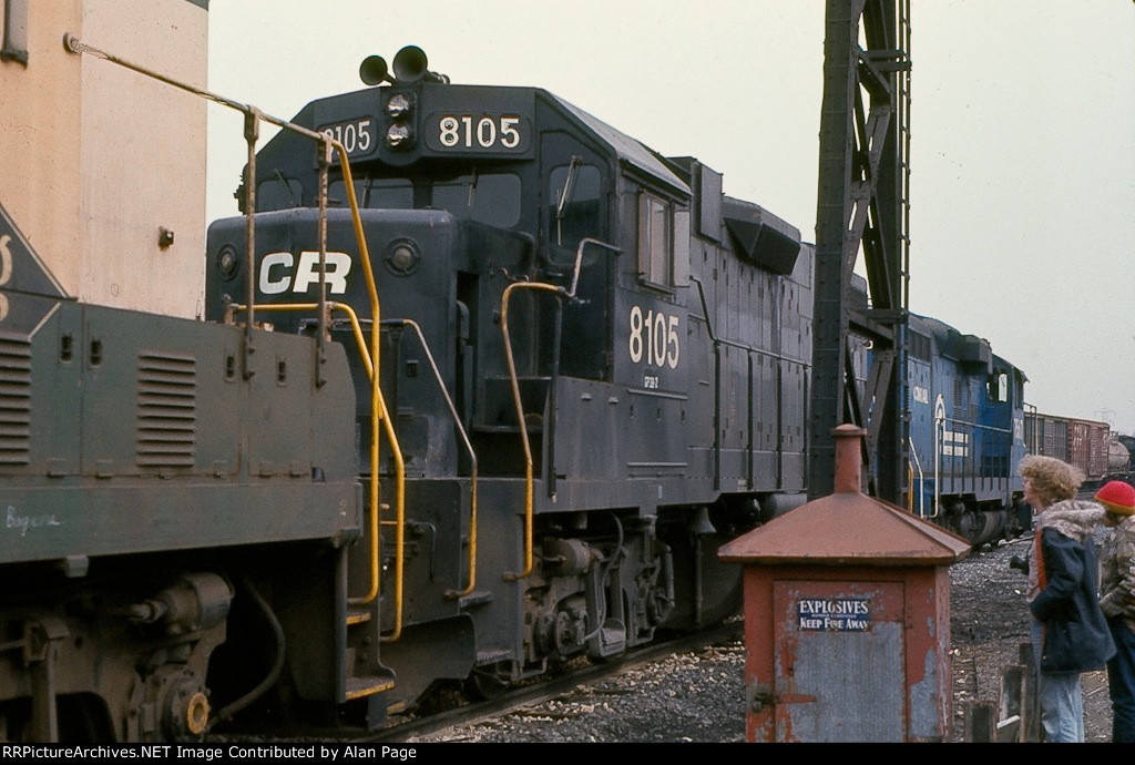 CR GP38-2 8105